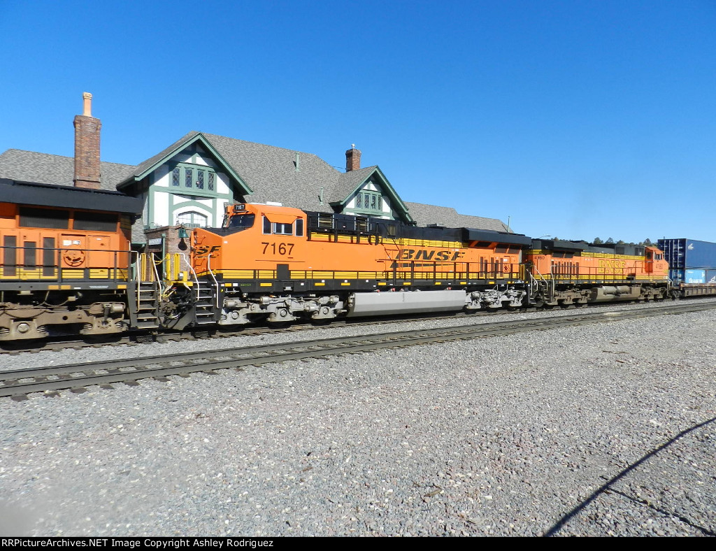 BNSF 7167
